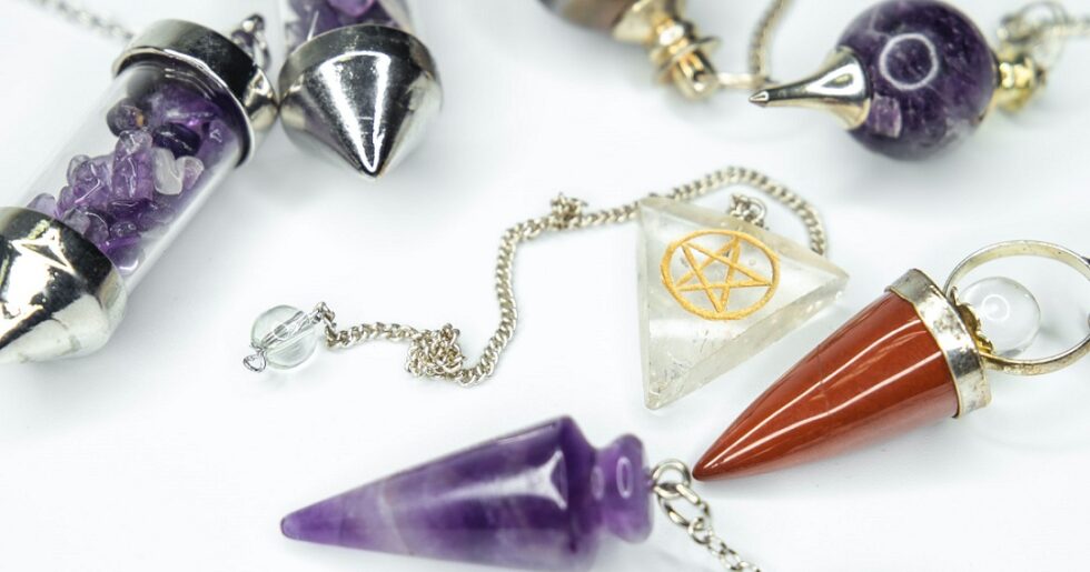 Comment bien choisir son pendule divinatoire ? - Celesteen